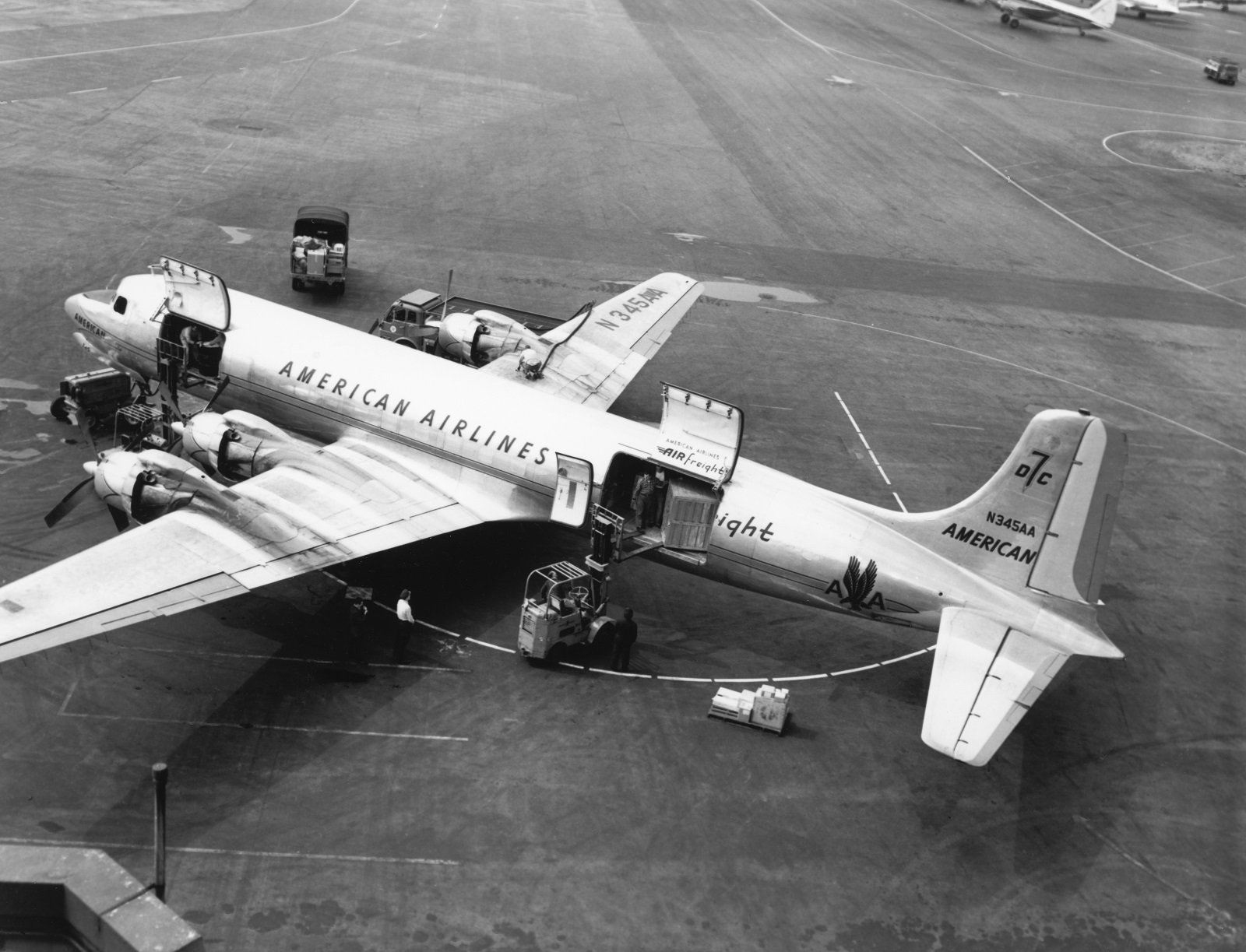 American Airlines Marks 75th Anniversary of First Scheduled Cargo ...