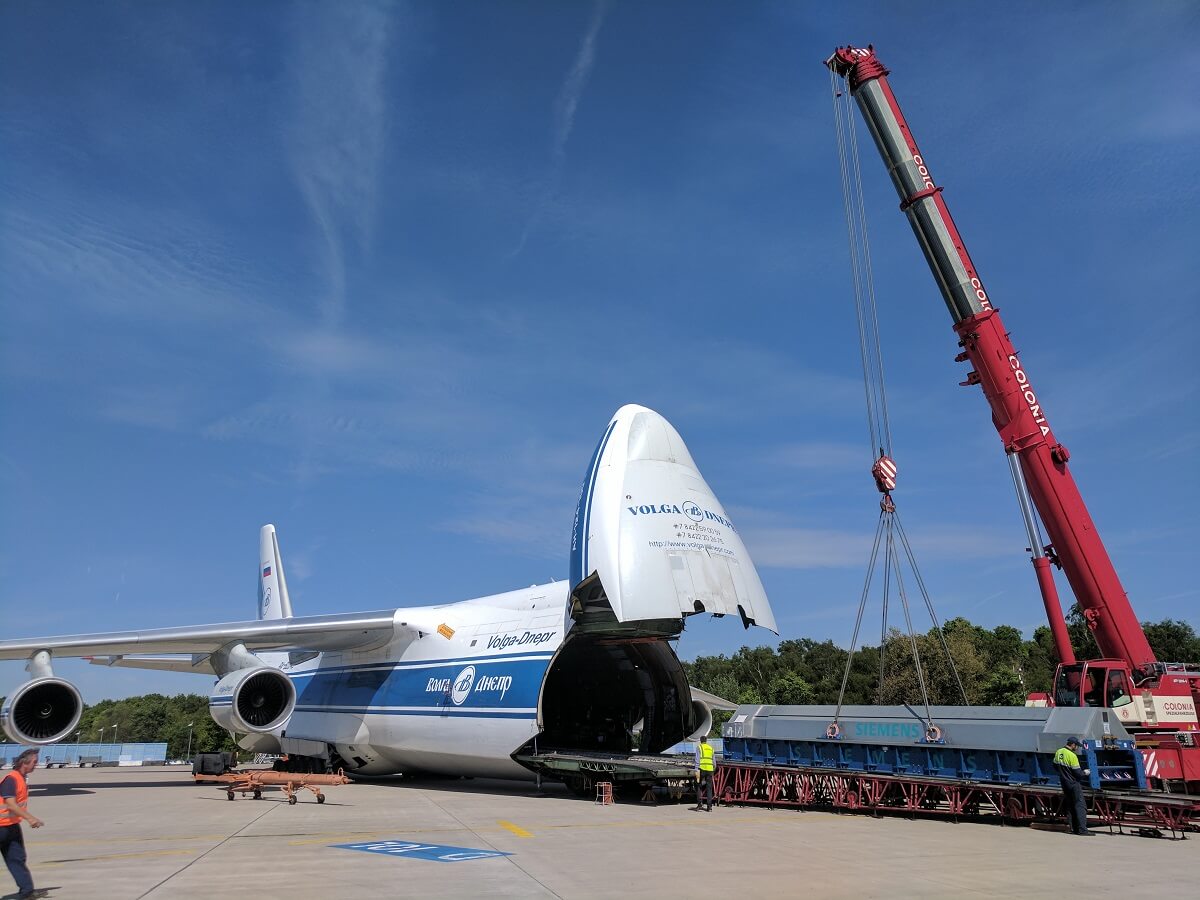 Top 9 Tips to Consider When Transporting Oversized Cargo - Airfreight ...