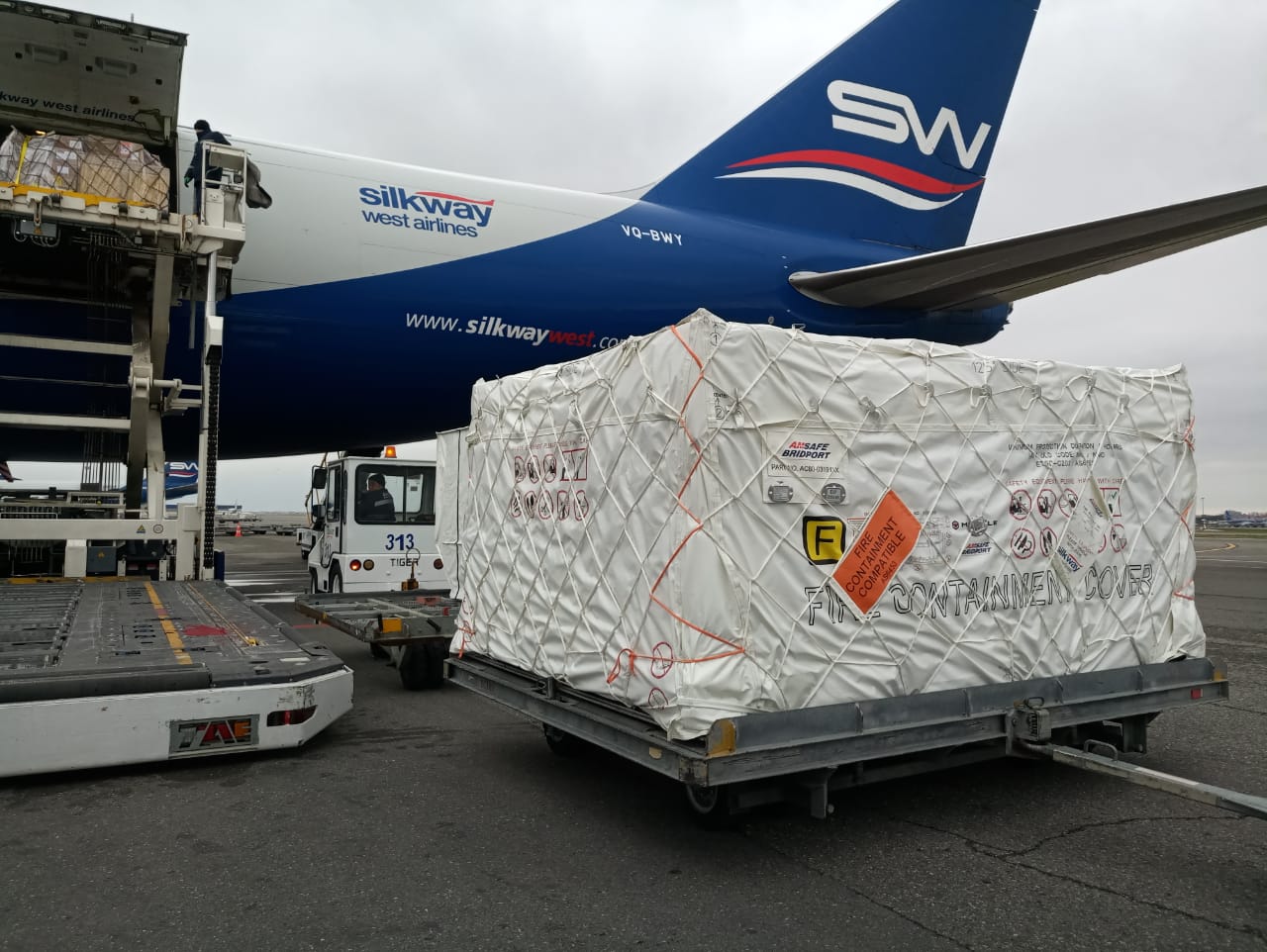 Silk Way West บุกเบิกใช้ผ้าคลุมกันไฟในการขนส่งแบตเตอรี่ - Airfreight ...