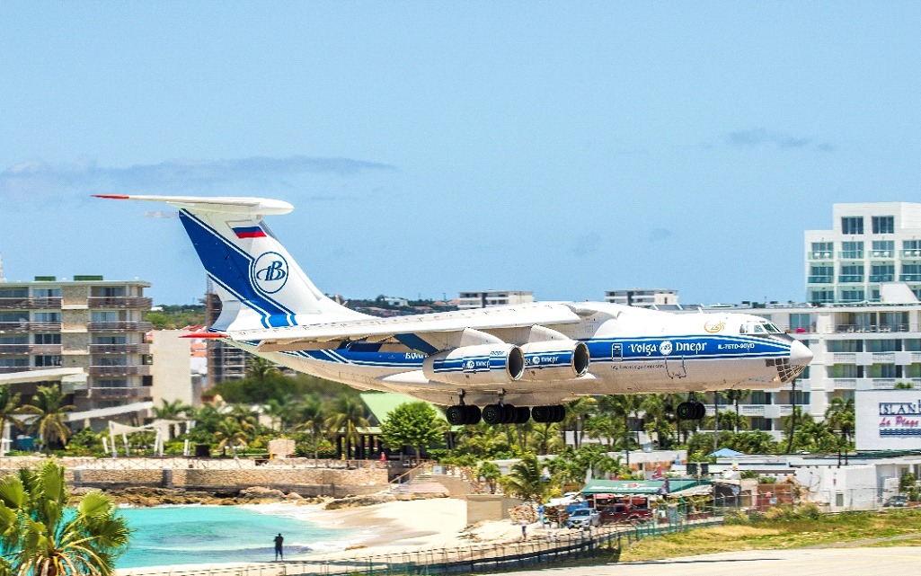 Volga Dnepr ขนส่งอุปกรณ์ทางการแพทย์สู่หมู่เกาะในทะเลแคริบเบียน สู้วิกฤต ...