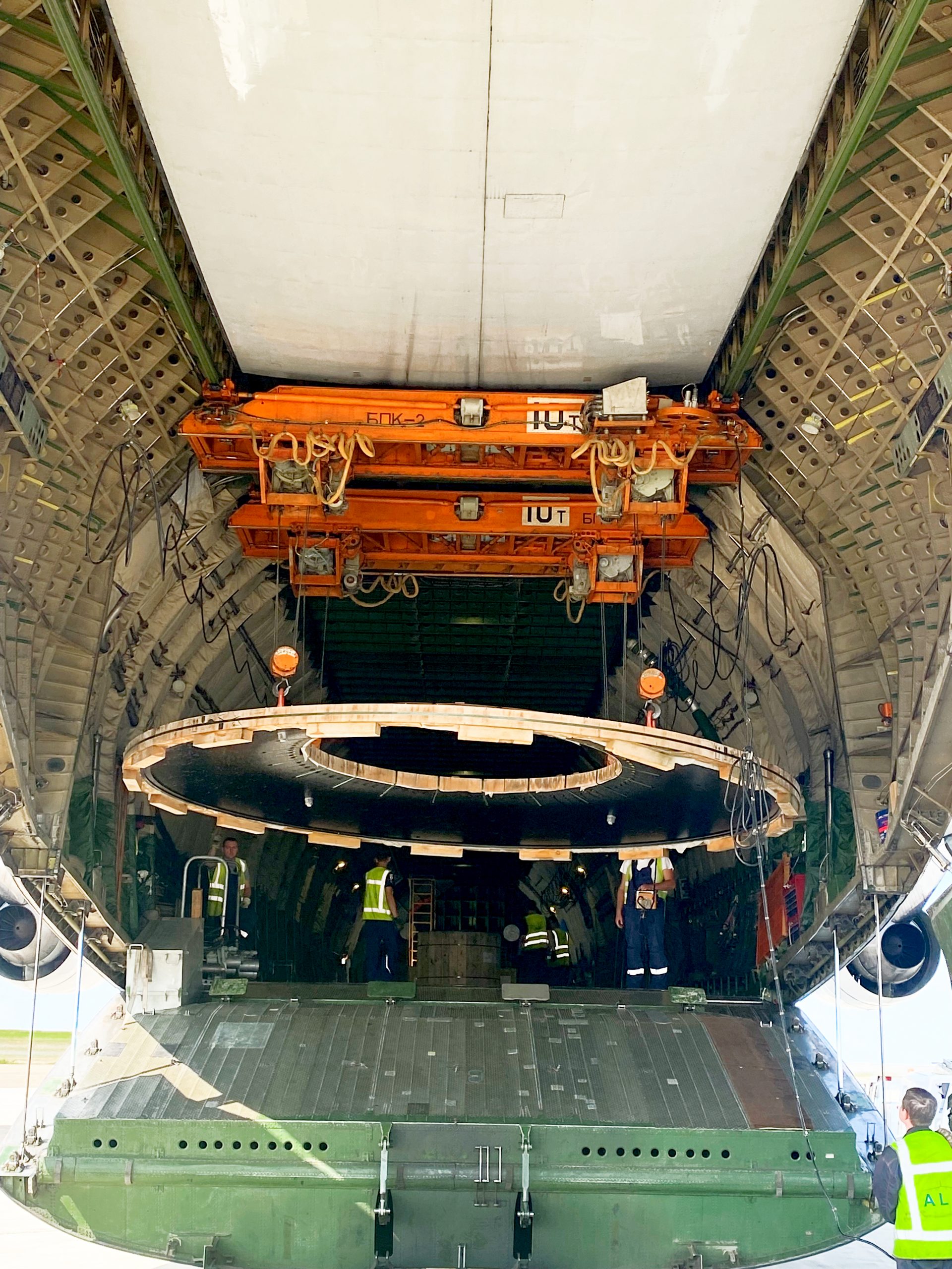Antonov Airlines transports 40 tonnes of mining equipment to Argentina