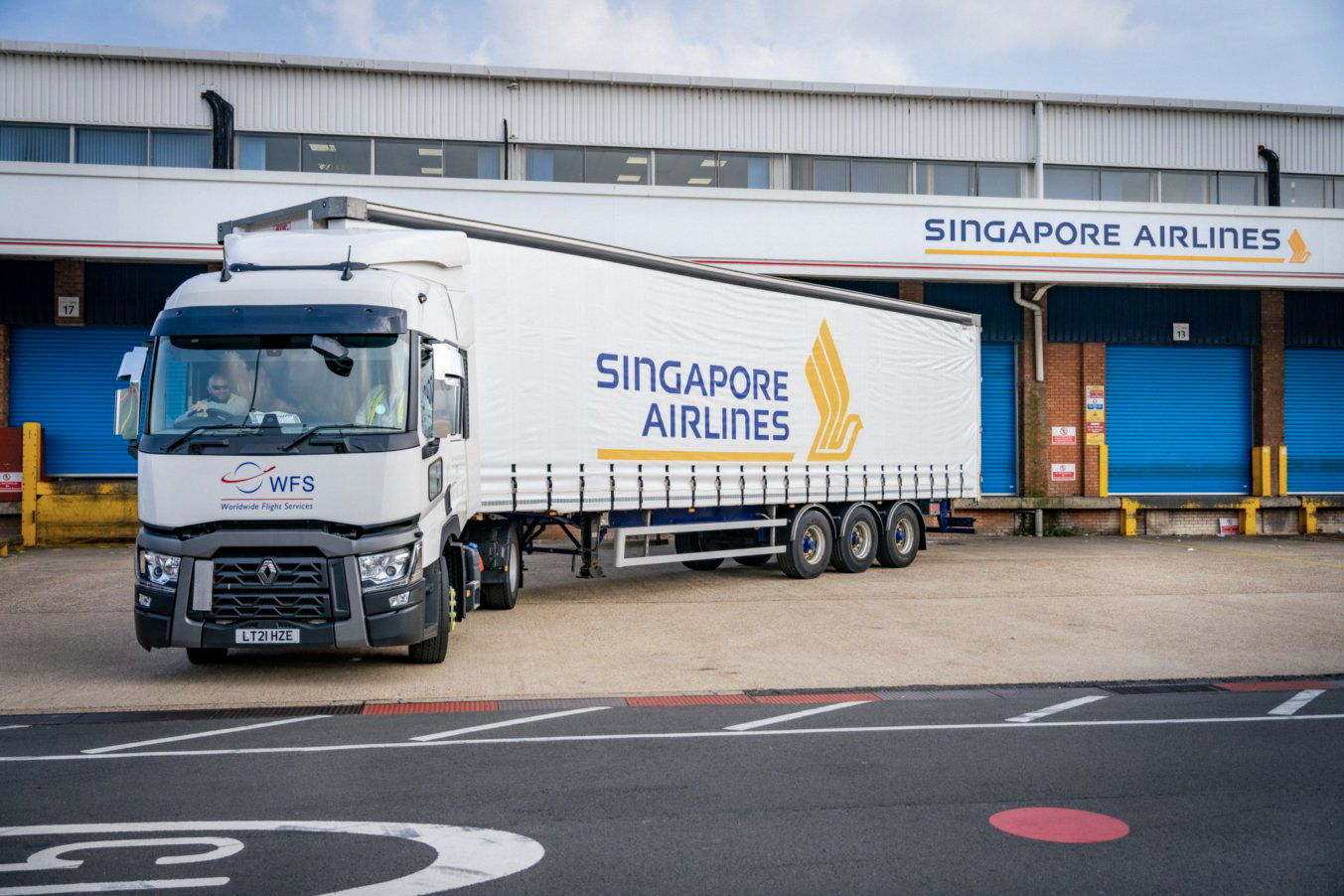 Singapore Airlines awards WFS domestic cargo trucking contract to ...